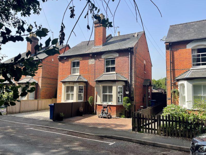Whitmore Lane, Ascot SL5 2 bed cottage - £550,000