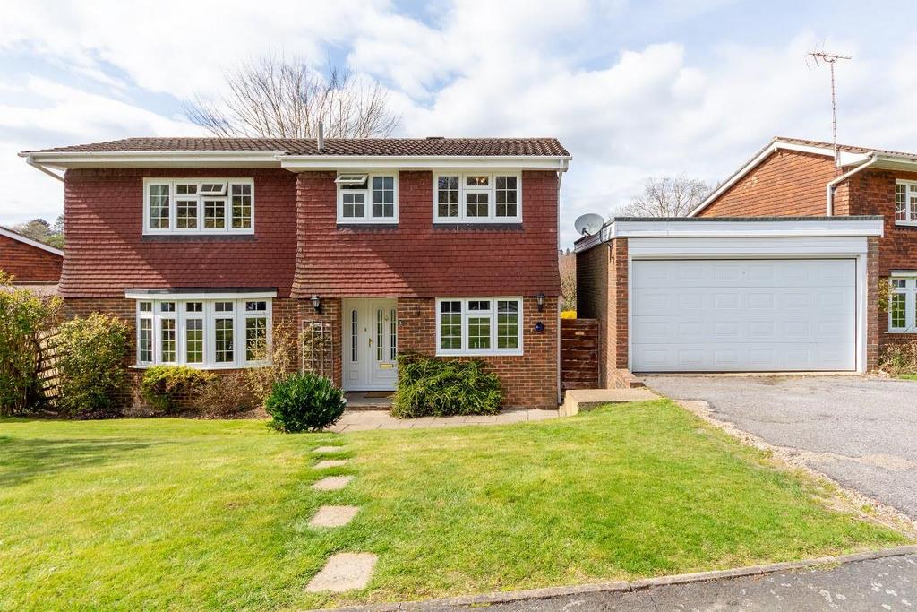 Kersey Drive, South Croydon, Surrey 4 bed detached house - £750,000