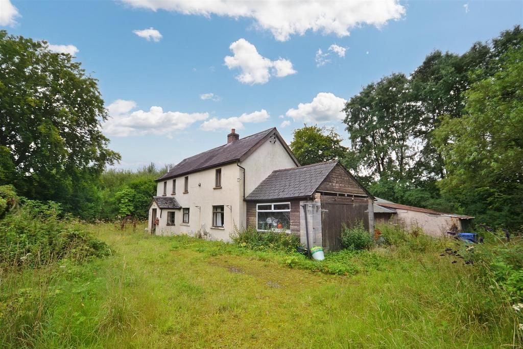 Pencader 2 bed detached house - £300,000