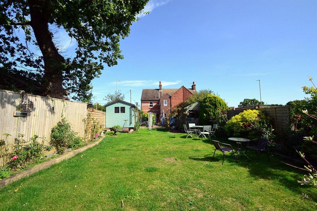 Lower Dicker, Hailsham 3 bed semi-detached house - £385,000