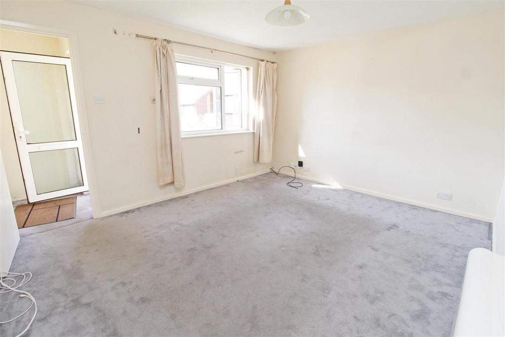 Denmead Two Mile Ash Milton Keynes 2 Bed Bungalow For Sale £225 000