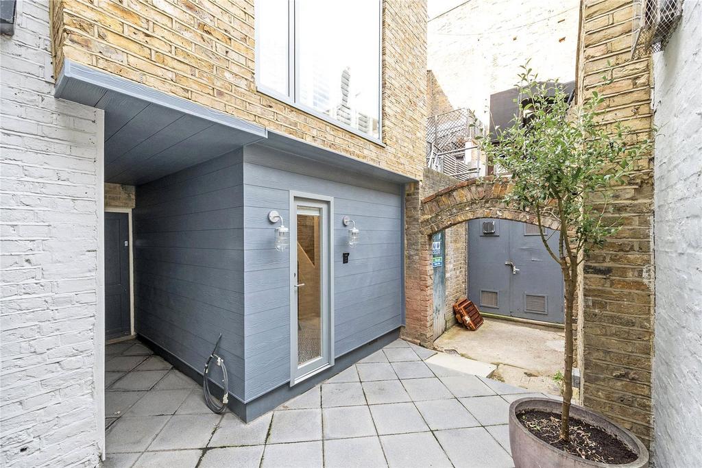 Redcliffe Road, Chelsea, London, SW10 1 bed duplex - £365,000