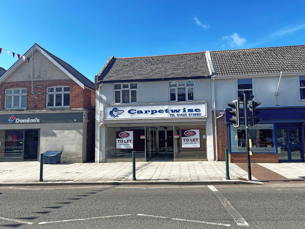 Station Road, New Milton, Hampshire. BH25 6JX Shop to rent - £1,900 pcm ...