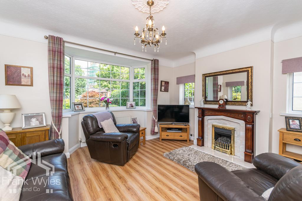 60 St Annes Road East 2 bed semi-detached bungalow for sale - £350,000
