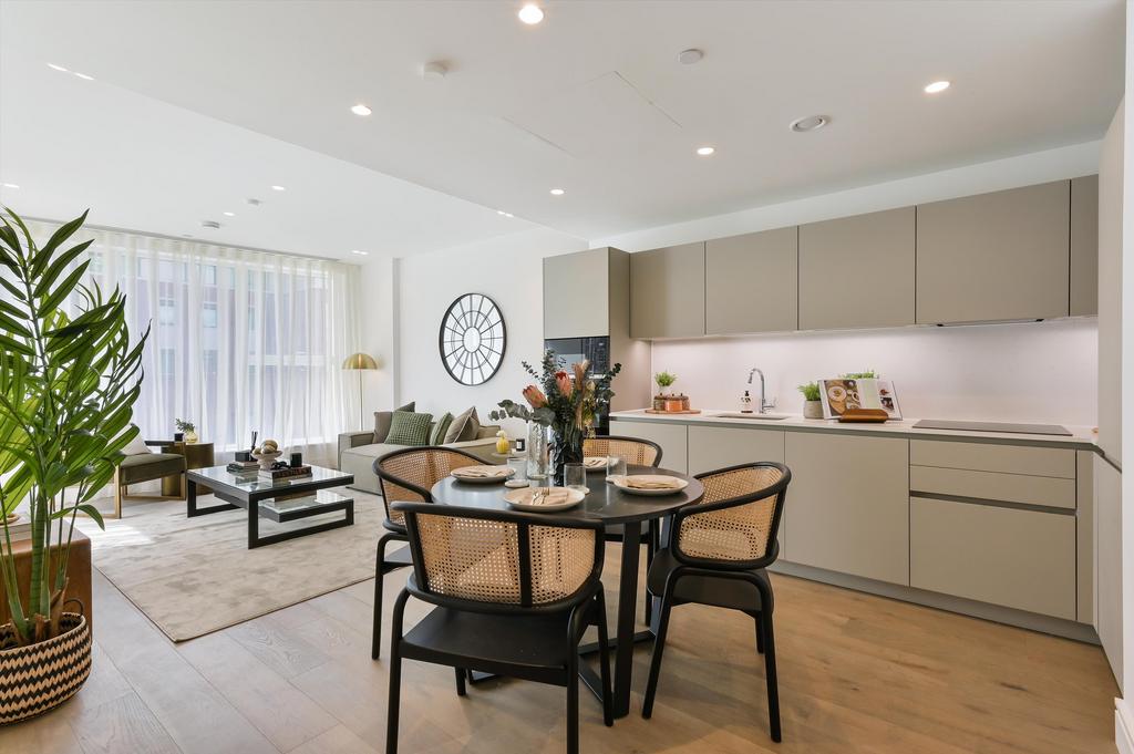 Chiswick Green, London, W4 5TD 2 bed flat for sale - £750,000
