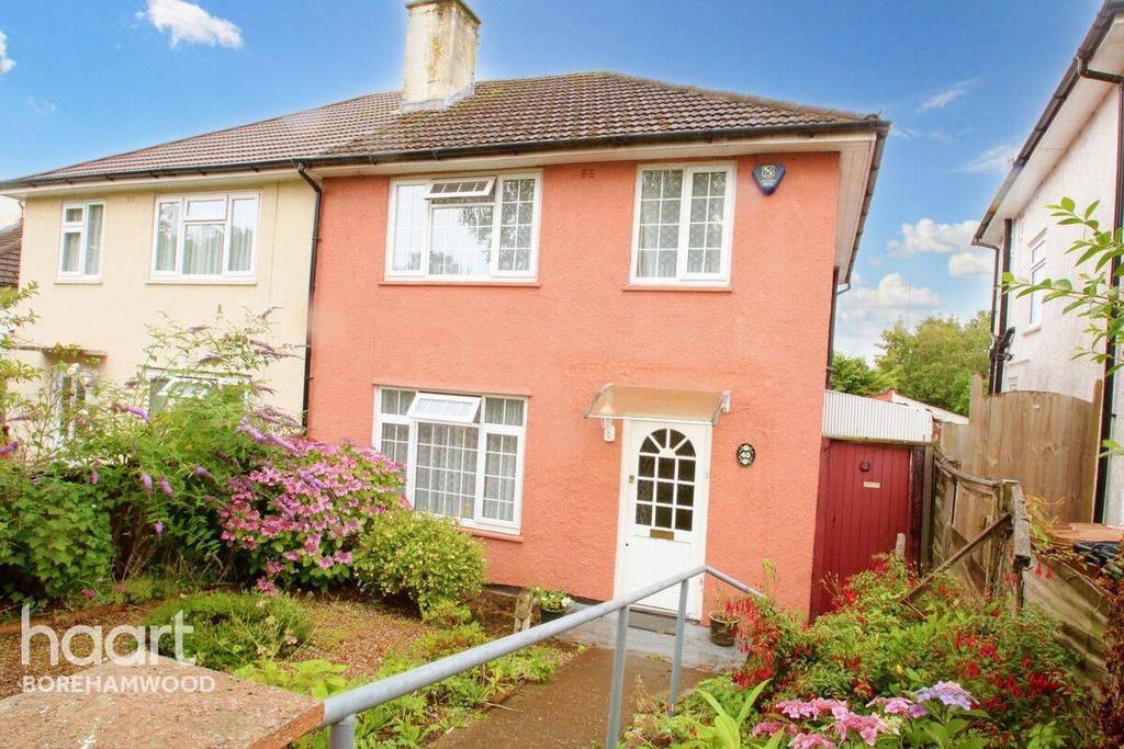 Sullivan Way, Borehamwood 3 bed semi-detached house - £525,000