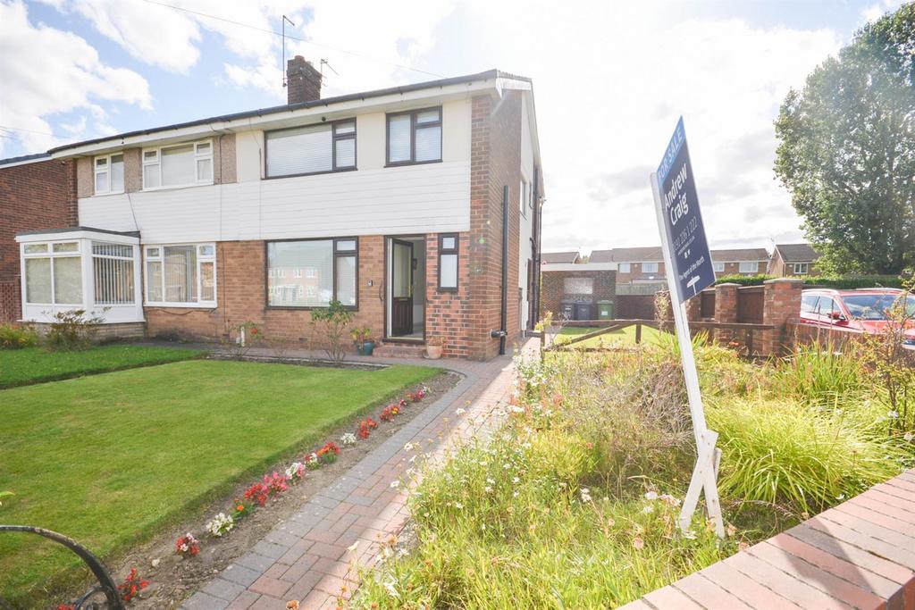 Campbell Park Road, Hebburn 3 bed semi-detached house - £170,000