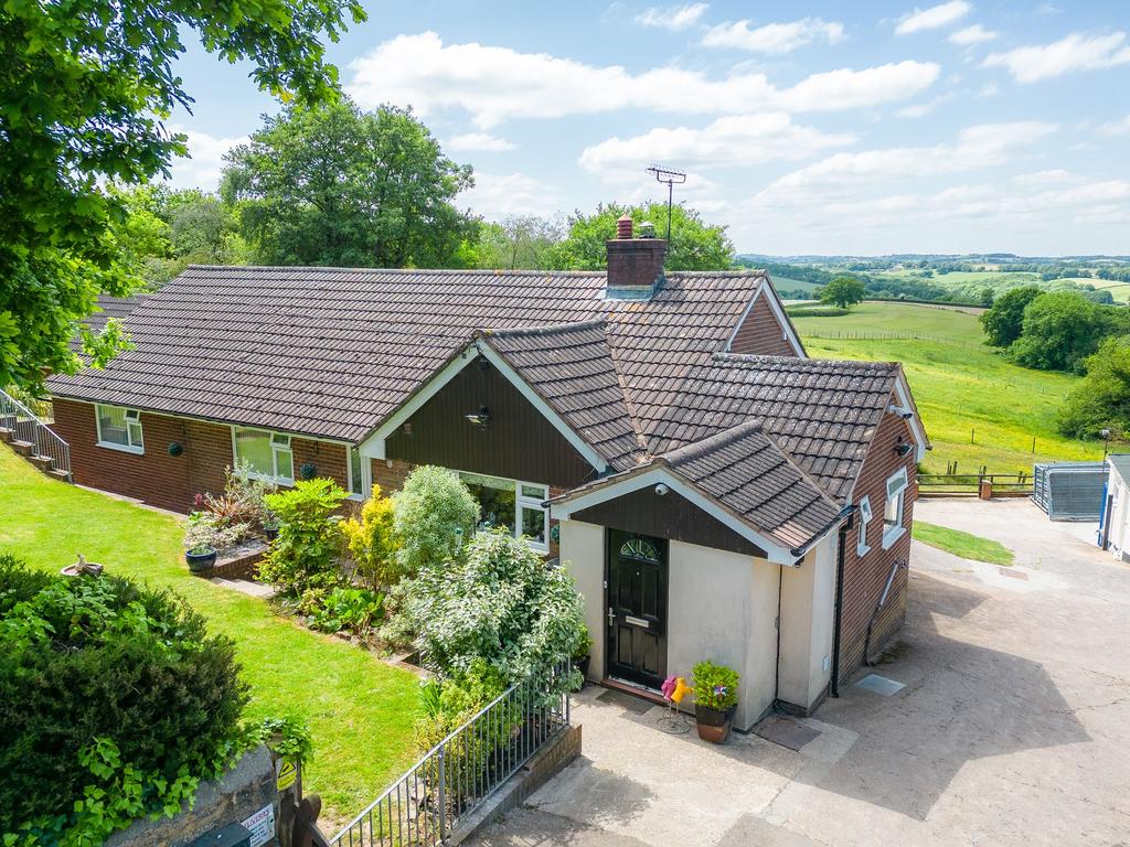 Posbury, Crediton, EX17 5 bed detached bungalow for sale - £725,000