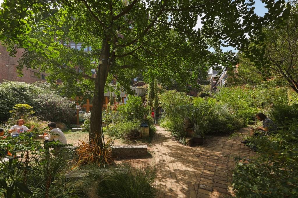 New Compton Street, Seven Dials WC2 2 bed apartment - £3,250 pcm (£750 pw)
