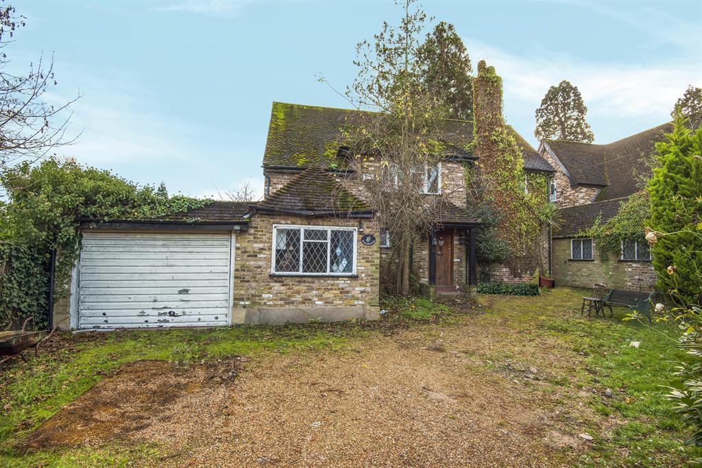 Warren Road, Ickenham, Middlesex, UB10 8AA 5 bed detached house for ...