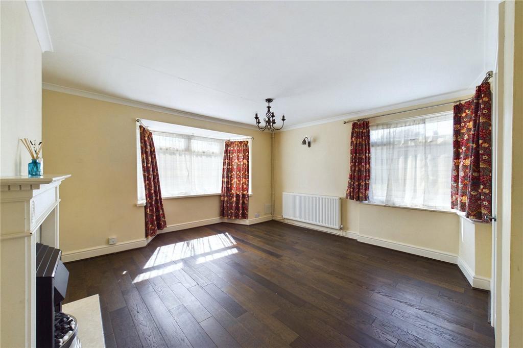 Circuit Lane, Reading, Berkshire, RG30 3 bed end of terrace house - £ ...