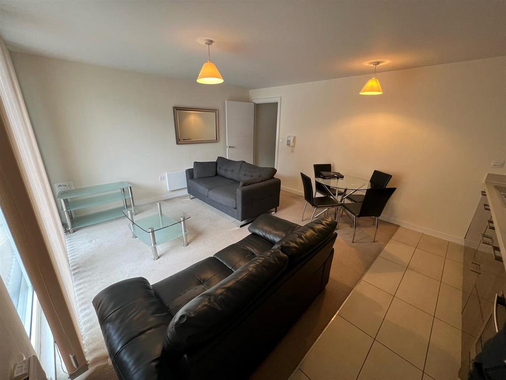 Spectrum, Block 12, Blackfriars Road 2 bed apartment - £1,300 pcm (£300 pw)