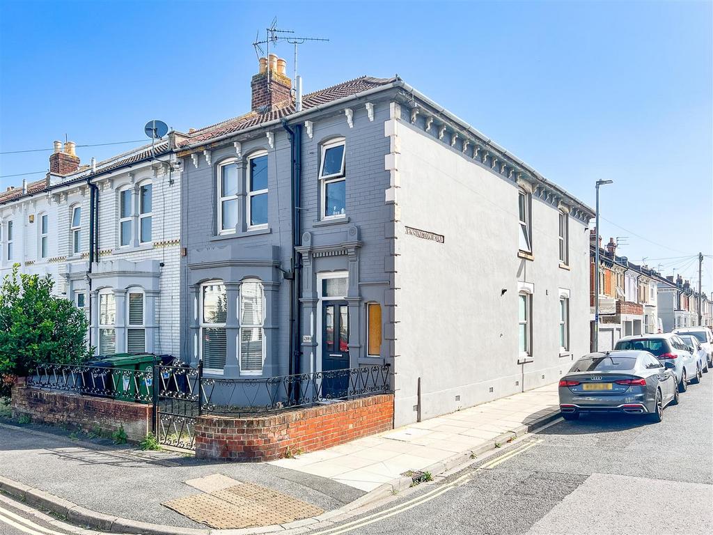 Laburnum Grove, Copnor 1 bed flat - £190,000