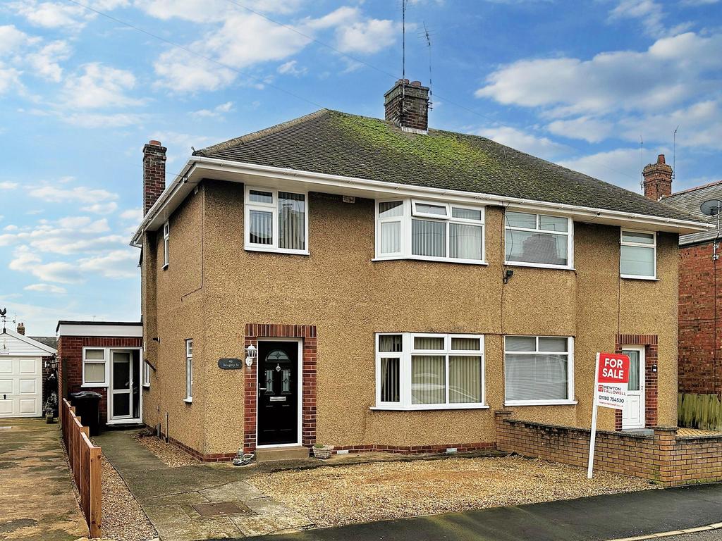 Doughty Street, Stamford, PE9 3 bed semi-detached house - £350,000