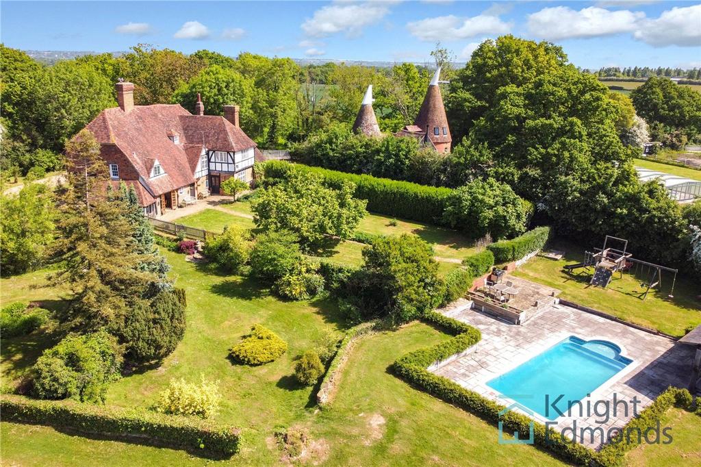 Four Oaks Road, Headcorn, TN27 6 bed detached house - £1,700,000
