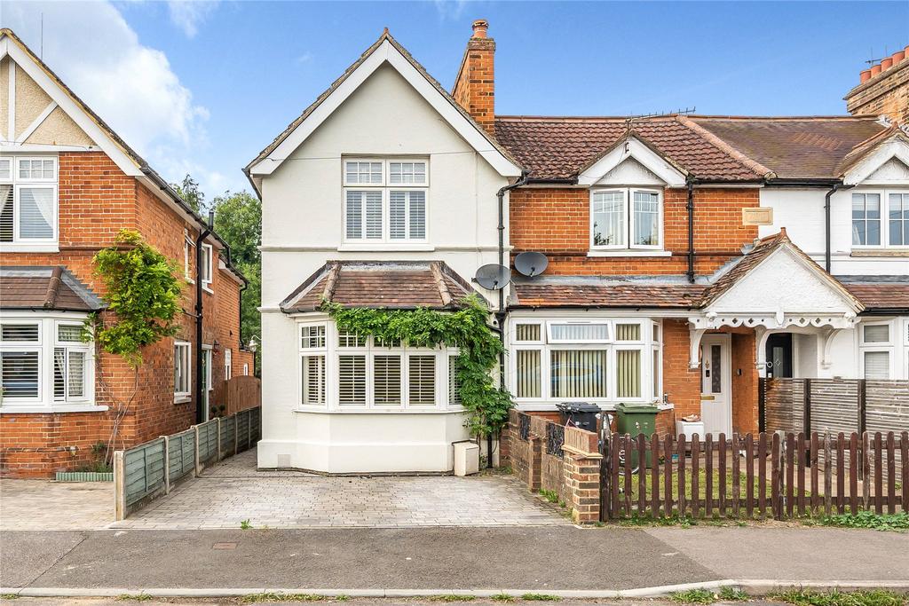 Send, Surrey, GU23 3 bed end of terrace house - £600,000