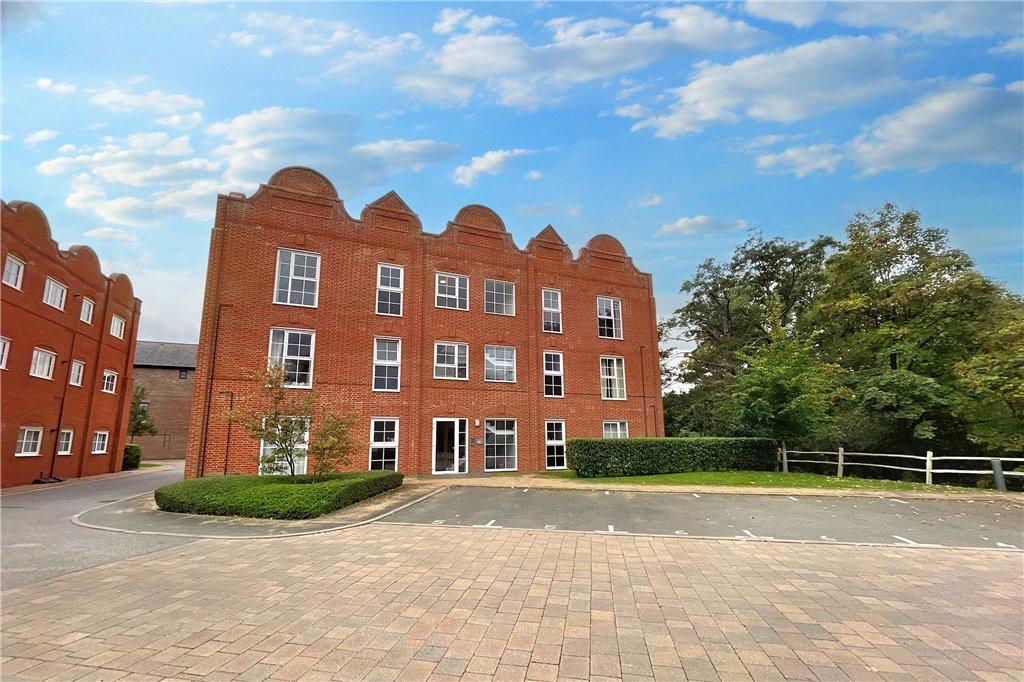 Gresham Park Road Old Woking Woking Surrey Gu22 2 Bed Penthouse £