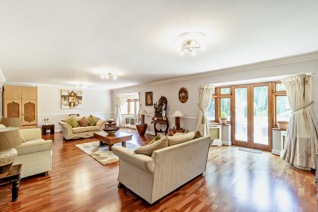 The Mount, Rickmansworth, Herts, WD3 4 bed detached house for sale - £ ...