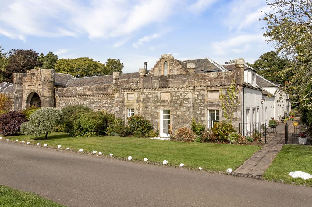 Fullarton Courtyard, Troon, Ayrshire 2 bed townhouse for sale - £270,000