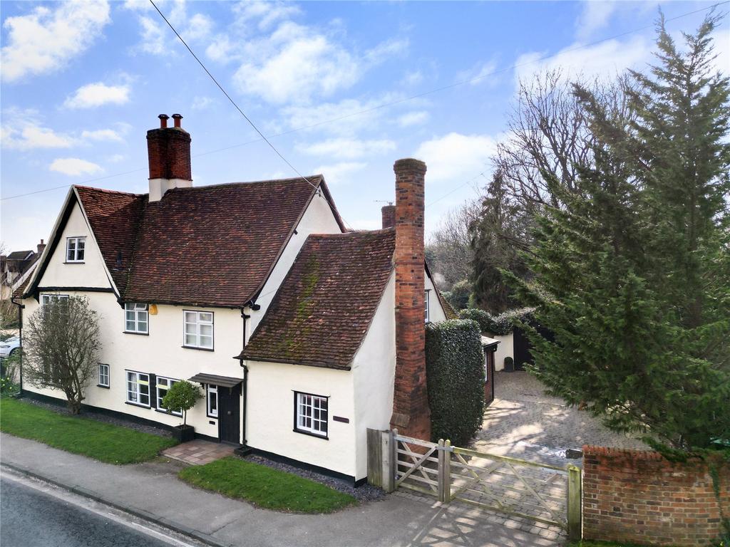 Central Felsted, Dunmow, Essex, CM6 5 bed detached house for sale - £ ...