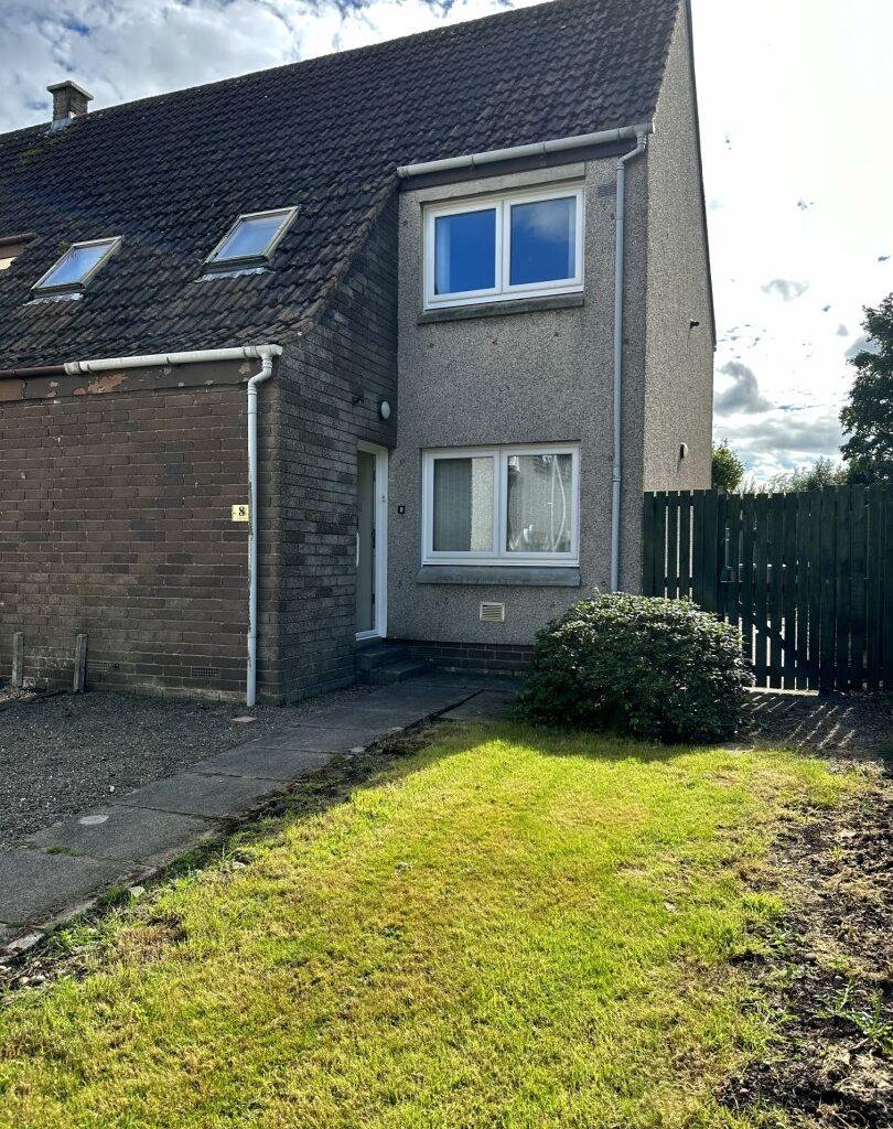 8 Glebe Place, Annan, 3 bed end of terrace house - £600 pcm (£138 pw)