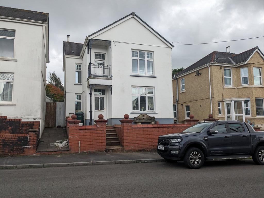 Dynevor Road, Garnant, SA18 1NP 3 bed detached house for sale - £285,000