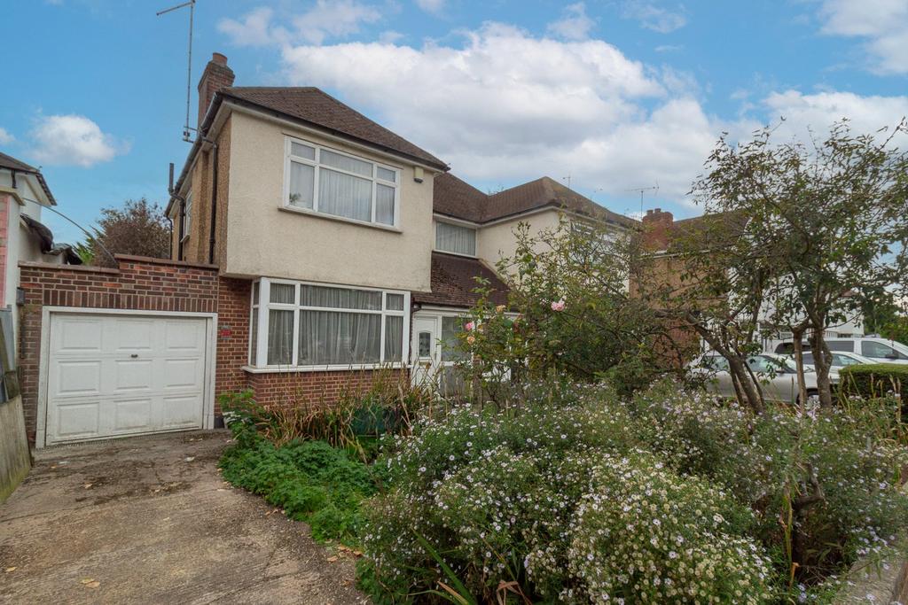Glengall Road, Edgware, HA8 3 bed semi-detached house for sale - £600,000