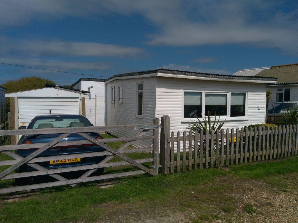 Meon Shore Huts, Meon Road, Fareham, PO14 2 bed detached bungalow for ...