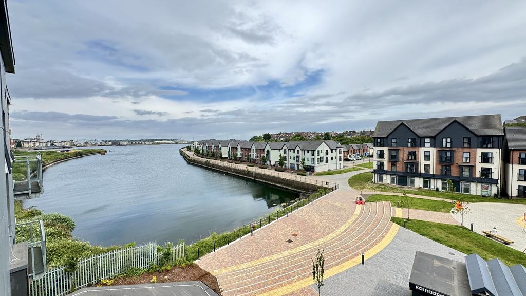 Neptune Road, Barry 2 bed flat - £160,000