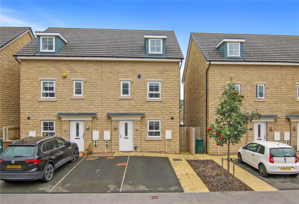 Stephenson Drive, Silsden, BD20 4 bed semi-detached house - £310,000