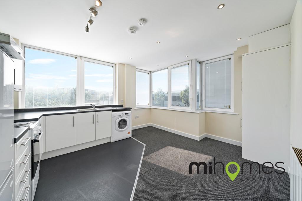 Staffa Road, London 1 bed flat - £1,350 pcm (£312 pw)