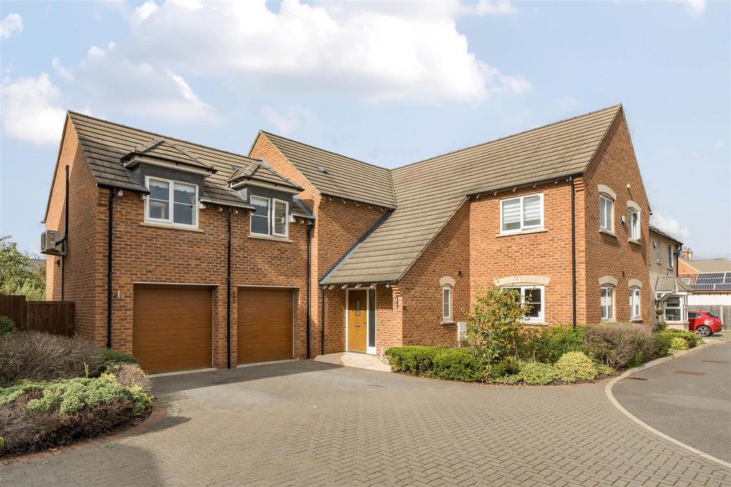 Dane Lane, Wilstead, Bedford 5 bed detached house - £730,000