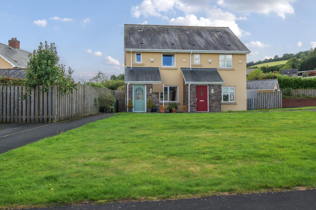 Llyswen Brecon Ld3 2 Bed Semi Detached House £250 000