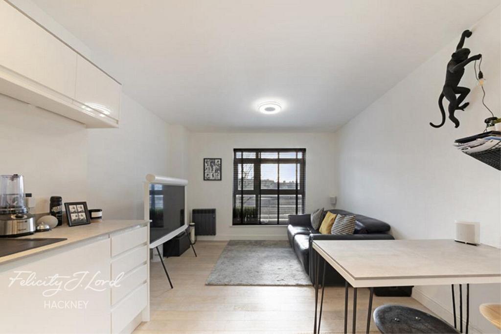 Marcon Place, London 2 bed apartment - £2,300 pcm (£531 pw)