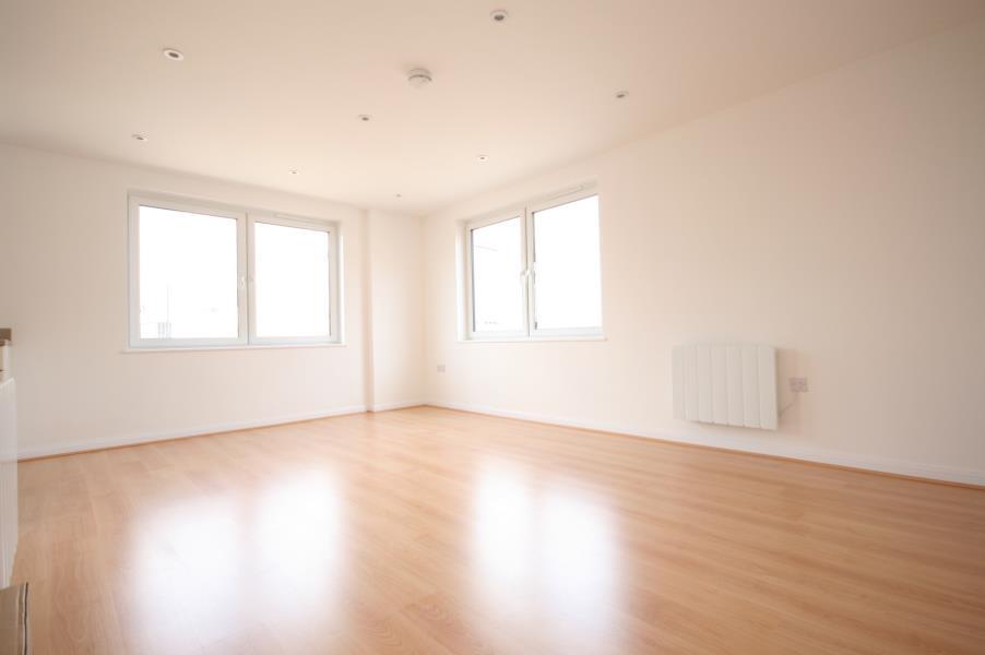 West central Slough 1 bed flat - £1,200 pcm (£277 pw)