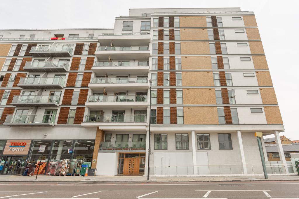 Frances Wharf, Limehouse, E14 2 bed flat - £2,000 pcm (£462 pw)