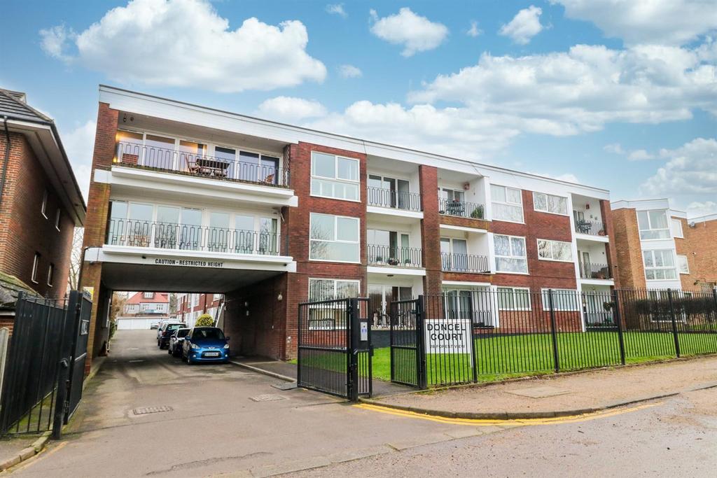 Forest View, London E4 2 bed apartment - £425,000