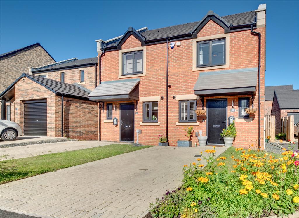 Broadfield Meadows, Callerton... 2 bed semi-detached house - £190,000