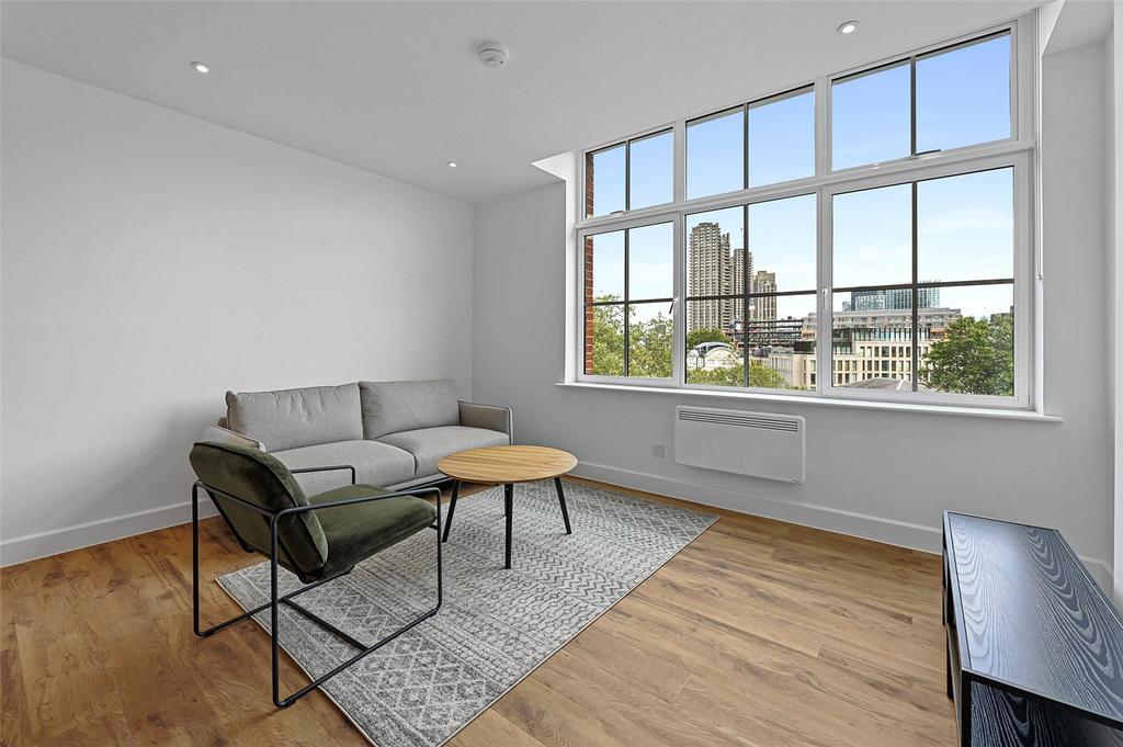 West Smithfield, London, EC1A 2 bed apartment - £2,686 pcm (£620 pw)