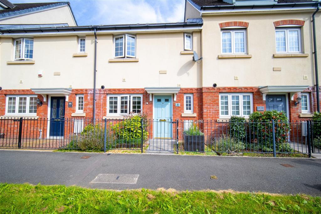 Mill View, Caerphilly, CF83 3SJ 3 bed terraced house for sale - £240,000