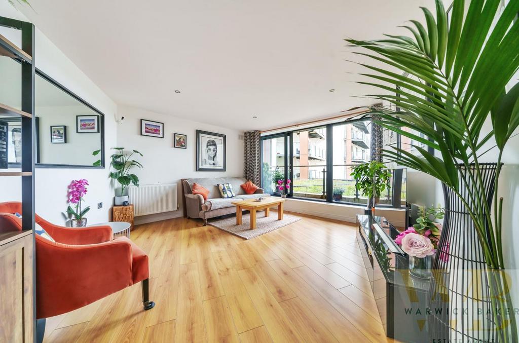 Mariner Point, Shoreham-By-Sea 1 bed flat - £249,995