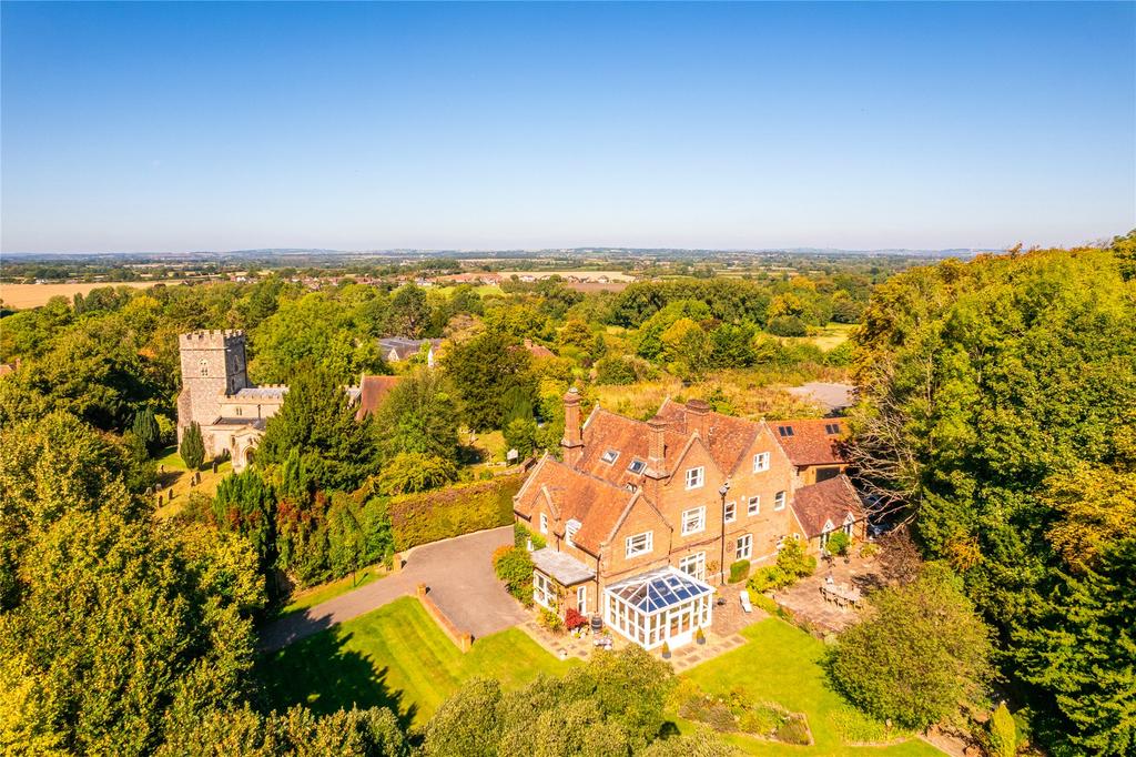 Risborough Road, Great Kimble, Aylesbury, Buckinghamshire, HP17 6 bed ...