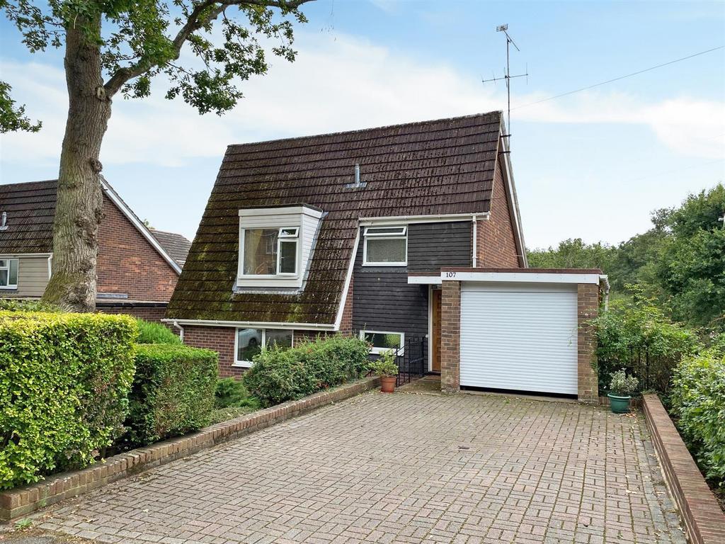 Godalming 4 bed detached house - £925,000