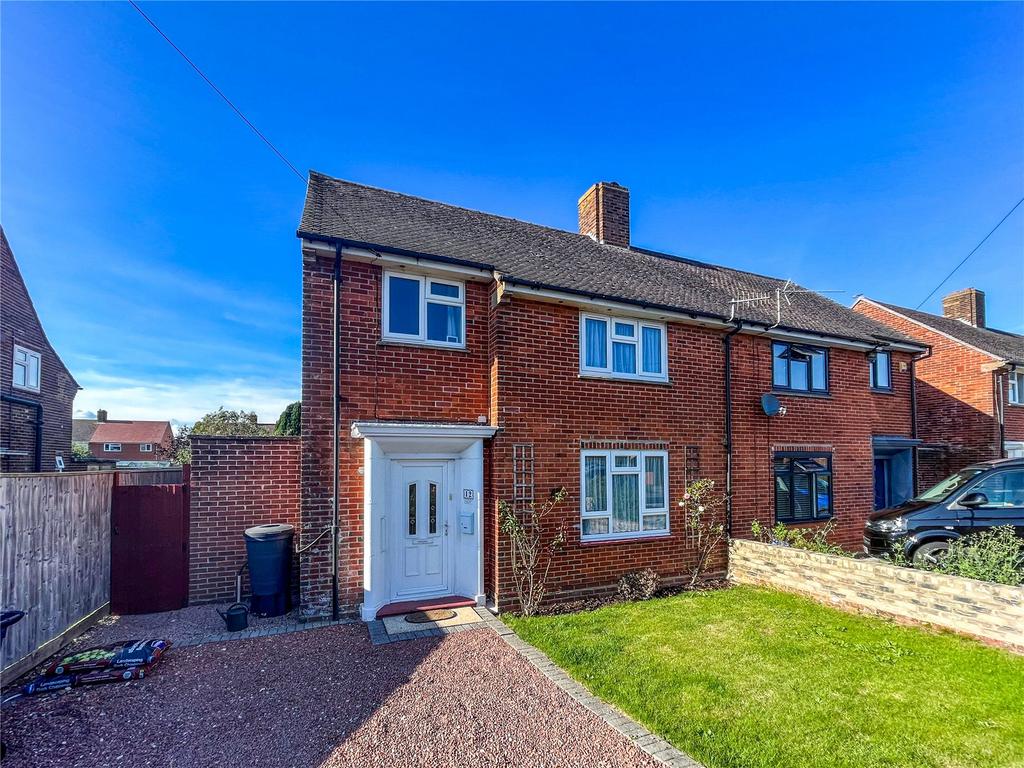 Amethyst Road, Christchurch, Dorset... 3 bed semi-detached house - £355,000