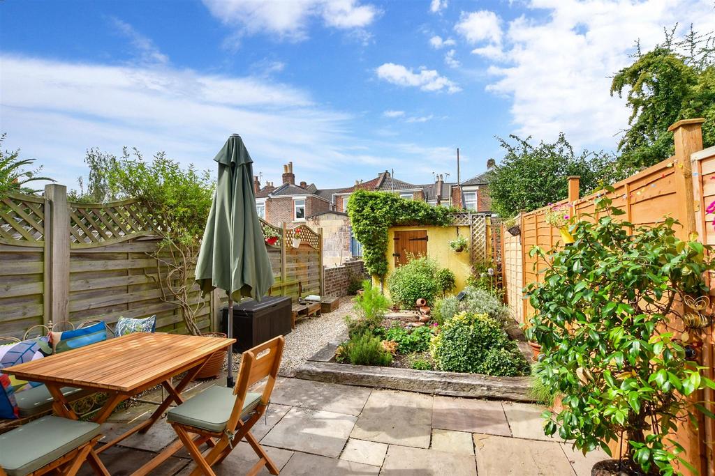 Belgravia Road, Portsmouth, Hampshire 3 bed terraced house - £260,000