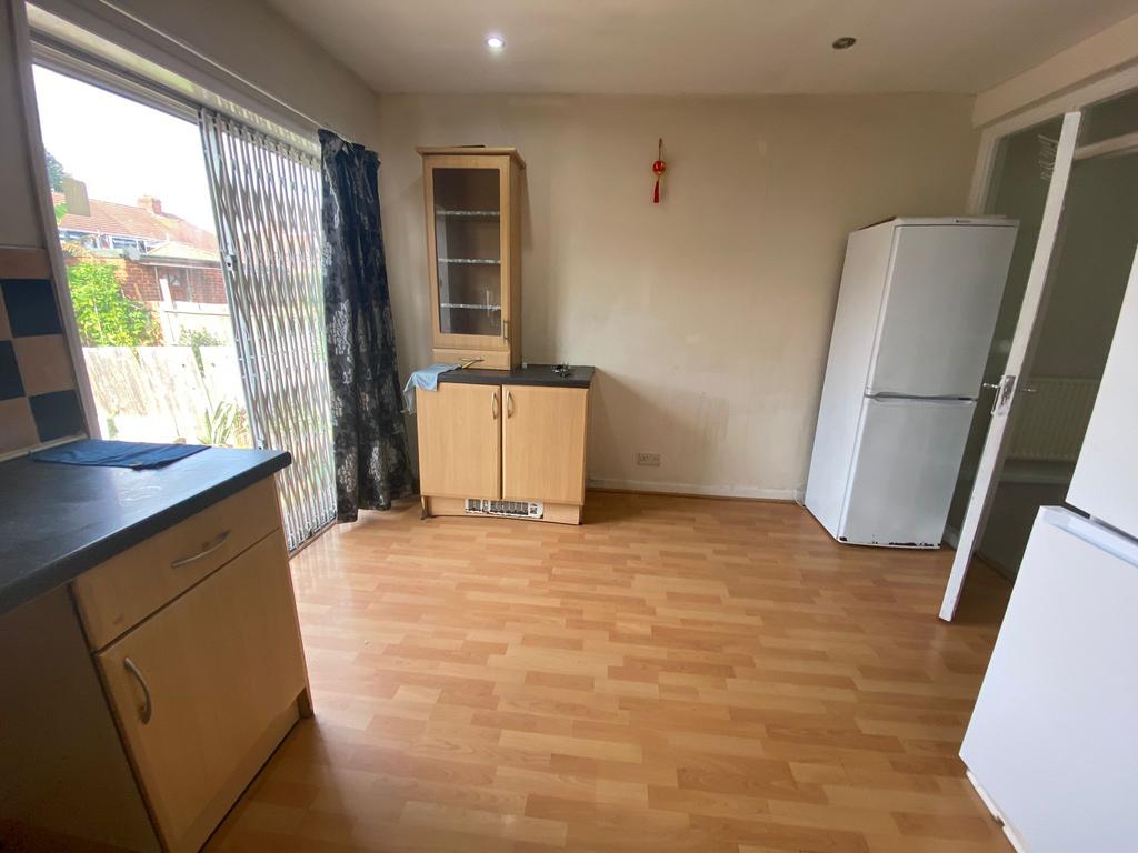St. Peters Road, Southall UB1 3 bed terraced house - £2,250 pcm (£519 pw)