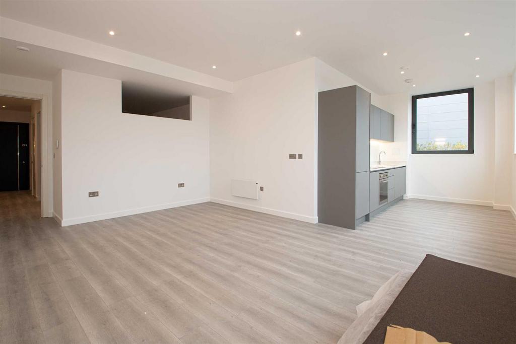 Capital Drive, Linford Wood 1 bed apartment - £1,050 pcm (£242 pw)