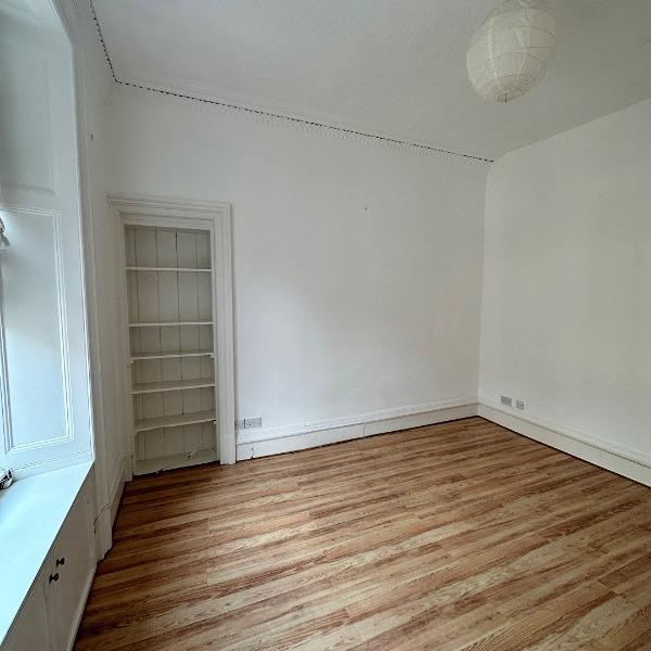 Scott Street, Perth, Perthshire, PH1 2 bed flat - £525 pcm (£121 pw)