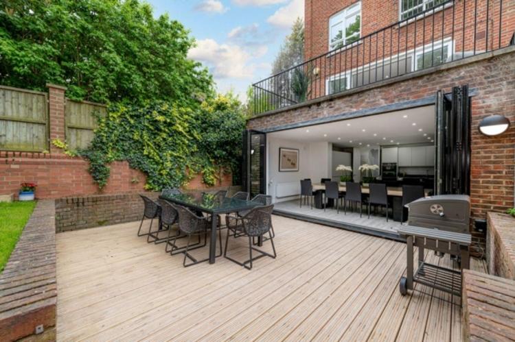 Harley Road Primrose Hill NW3 4 bed house - £12,350 pcm (£2,850 pw)