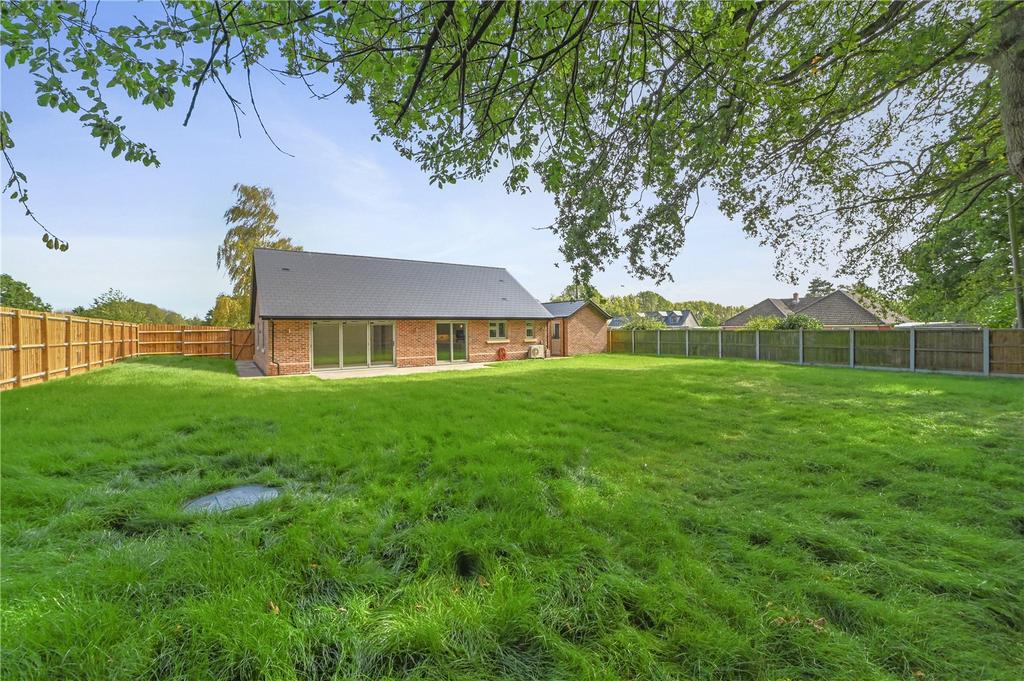 Harts Lane, Ardleigh, Colchester, Essex, CO7 3 bed bungalow for sale ...
